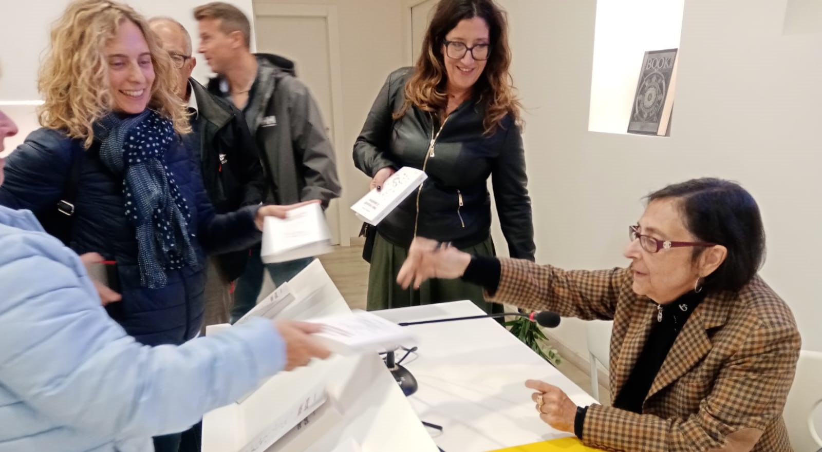 'Nei ricordi il destino': emozioni e suspense nel romanzo noir della ...